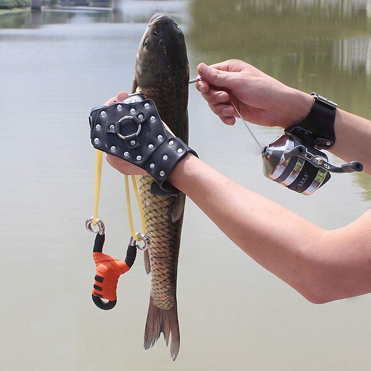 OUKENS Fish Shooting Wrist Strap, PU Steel Archery Fishing Reel Hunting Slingshot Hand Guard Shooting Wrist Strap Wristbands Fishing Reel Accessories for Shooting Fish
