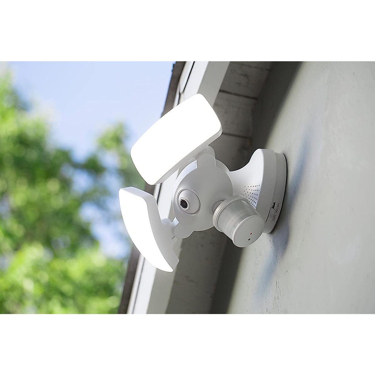 KUNA New SE Camera Floodlight - Outdoor Light with 1080p Video Camera, iOS/Android App Controlled, Push Notifications, Security & Alarm - Requires The New SE APP