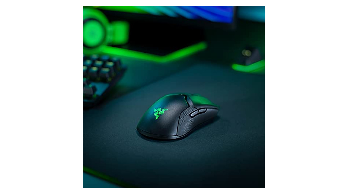 Razer Viper Ultimate Wireless Gaming Mouse with RGB Charging Dock