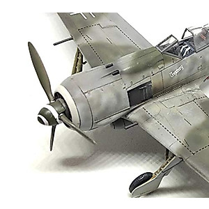 Airfix Focke-Wulf Fw190A-8 1:72 WWII Military Aviation Plastic Model Kit A01020A