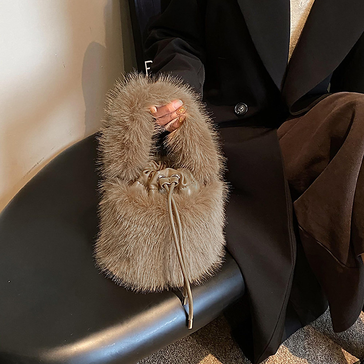 Hyuyikuwol Women Faux Fur Winter Fashion Shoulder Bag Barrel Shape Drawstring Satchel Purse, Khaki