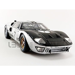 Shelby Collectibles SC404S 1966 Ford GT-40 MK 2 Silver No.7 1-18 Diecast Car Model
