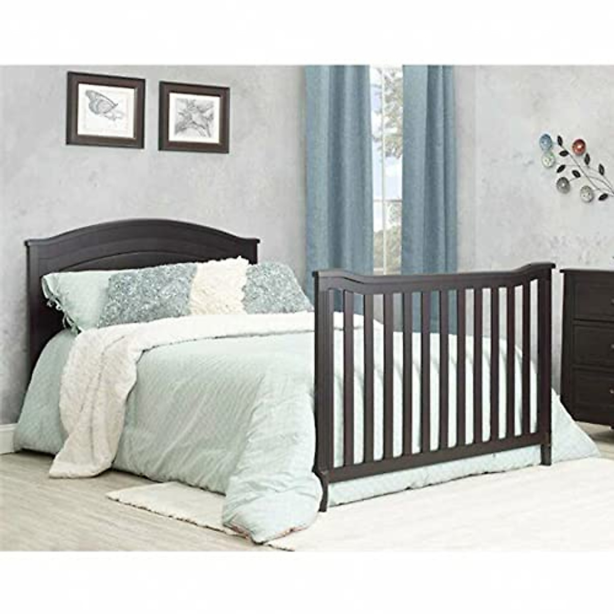 SORELLE FURNITURE Berkley Round Top Crib, Classic 4-in-1 Convertible Crib, Made of Wood, Non-Toxic Finish, Wooden Baby Bed, Toddler Bed, Child’s Daybed and Full-Size Bed, Nursery Furniture-Espresso