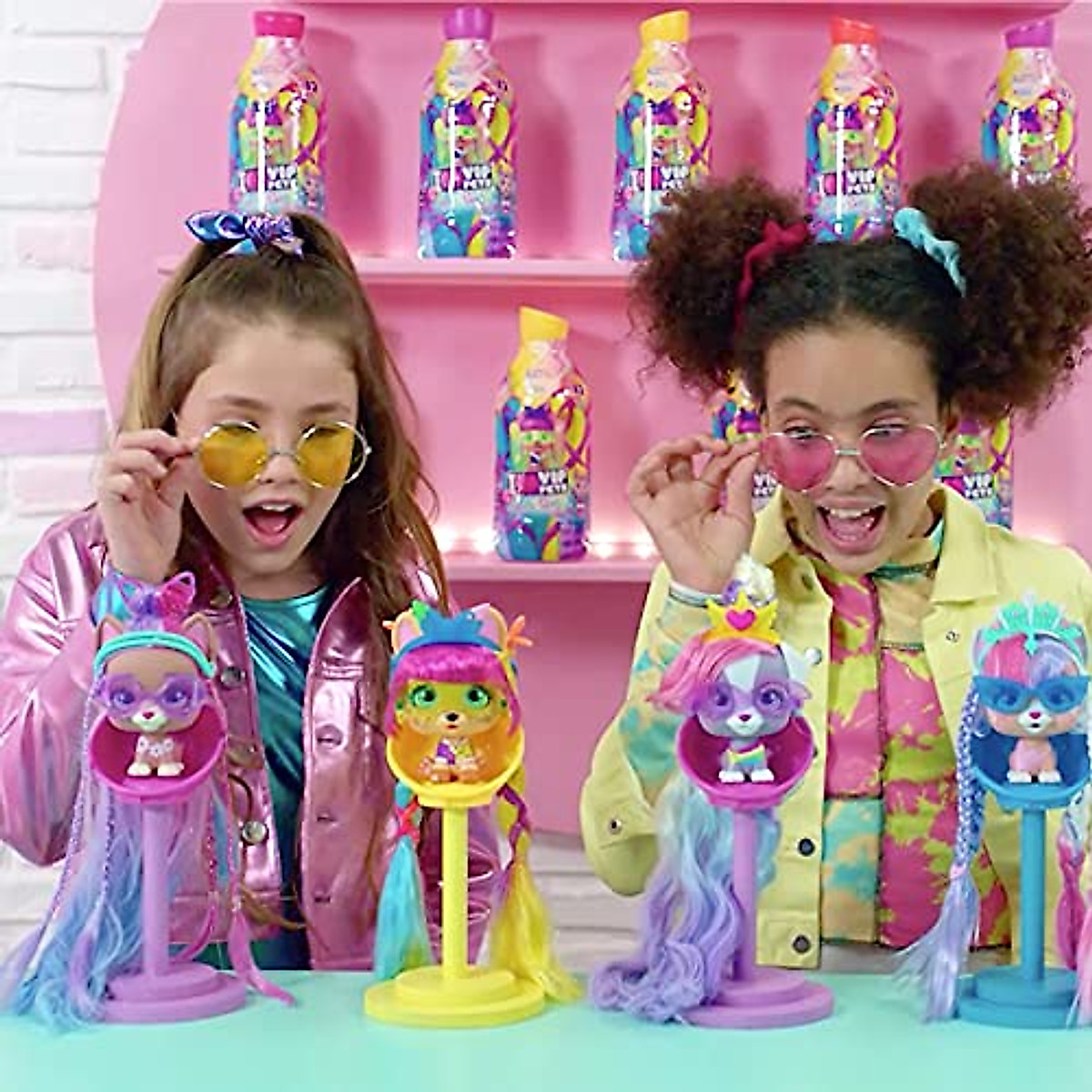 IMC Toys VIP Pets Color Boost - Includes 1 VIP Pets Doll, 9 Surprises, 6 Accessories| Kids Age 3+ (712003)