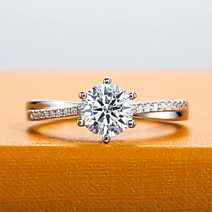 Moissanite Rings 1CT D Color VVS1 Clarity Brilliant Round Cut Solitaire Lab Created Diamond S925 Sterling Silver 6 Prong Moissanite Engagement Ring Promise Wedding Rings for Women with Certificate,