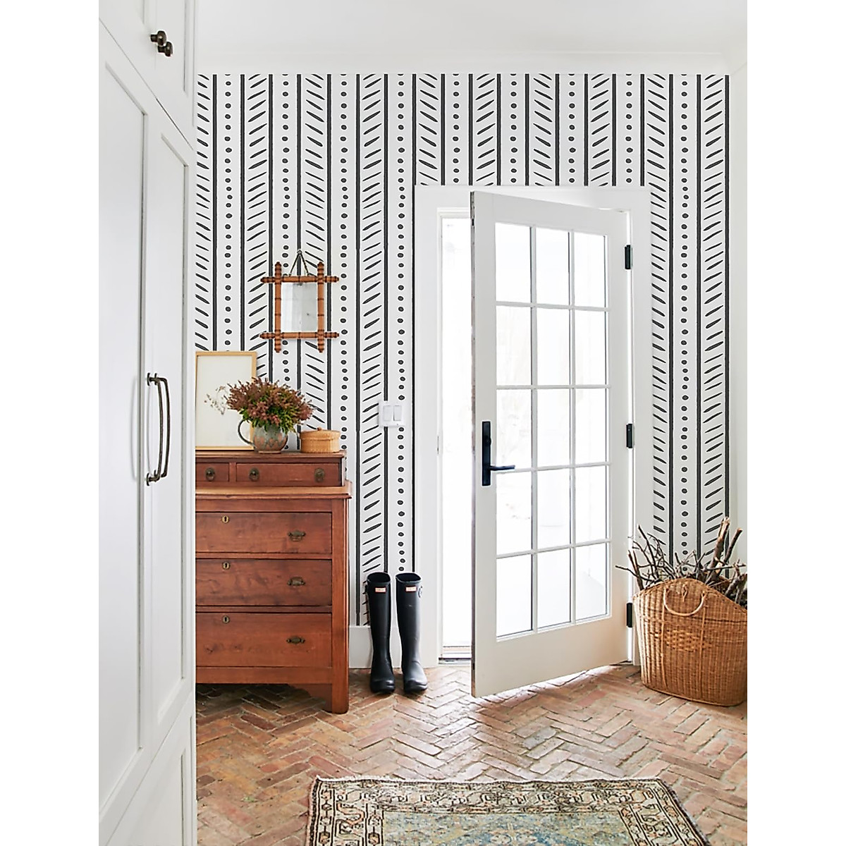 CiCiwind Wood Peel and Stick Wallpaper Shiplap Removable Self Adhesive Wallpaper Wood Contact Paper Herringbone Textured Wall Paper Decorative Walls Covering Home Decoration 197"×15.7"