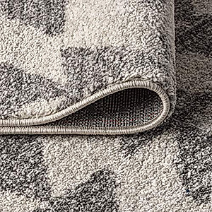 JONATHAN Y MOH206B-8 Aisha Moroccan Triangle Geometric Indoor Farmhouse Area-Rug Bohemian Minimalistic Easy-Cleaning Bedroom Kitchen Living Room Non Shedding, 8 X 10, Cream,Gray