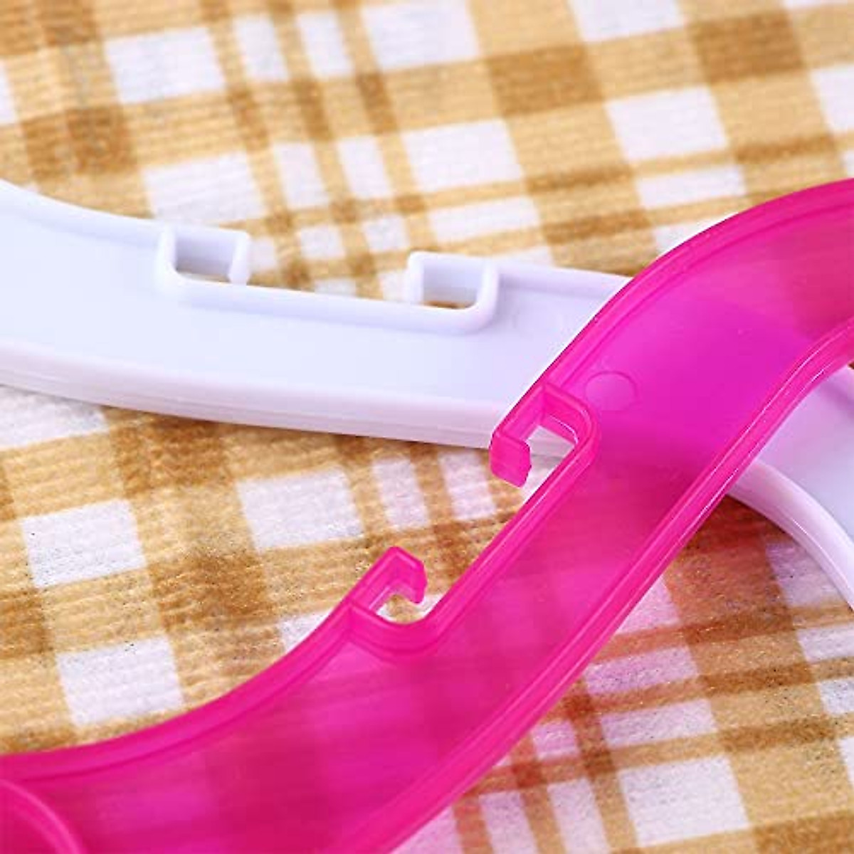 10Pcs Plastic Pet Clothes Hanger,Non-Slip Solid Apparel Hangers Plastic Clothing Rack for Dog Product Accessories(L,White)