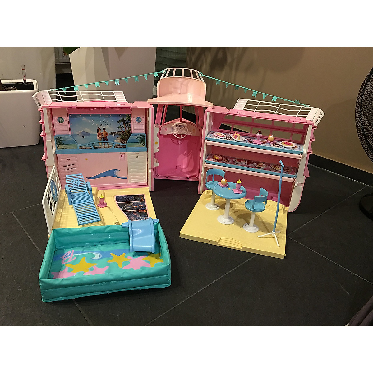 Barbie CRUISE SHIP Playset w Child Size CAMERA Activates Tropical SOUNDS! (2002)