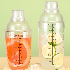 FEOOWV Upgraded Four-stage Plastic Cocktail Shaker, Hand Drink Mixer, Boba Tea Shaker Cup with Scales, Bar Tool Transparent (1, 17oz)