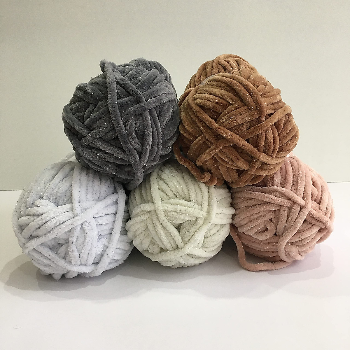 Troyarn Velvet Star, Silvery Glitter Chenille Baby Blanket Yarn Amigurumi Yarn for Crocheting and Knitting Super Bulky 100 gr (120 yds) Length: 110 m (10401 - White, 1 Skein)