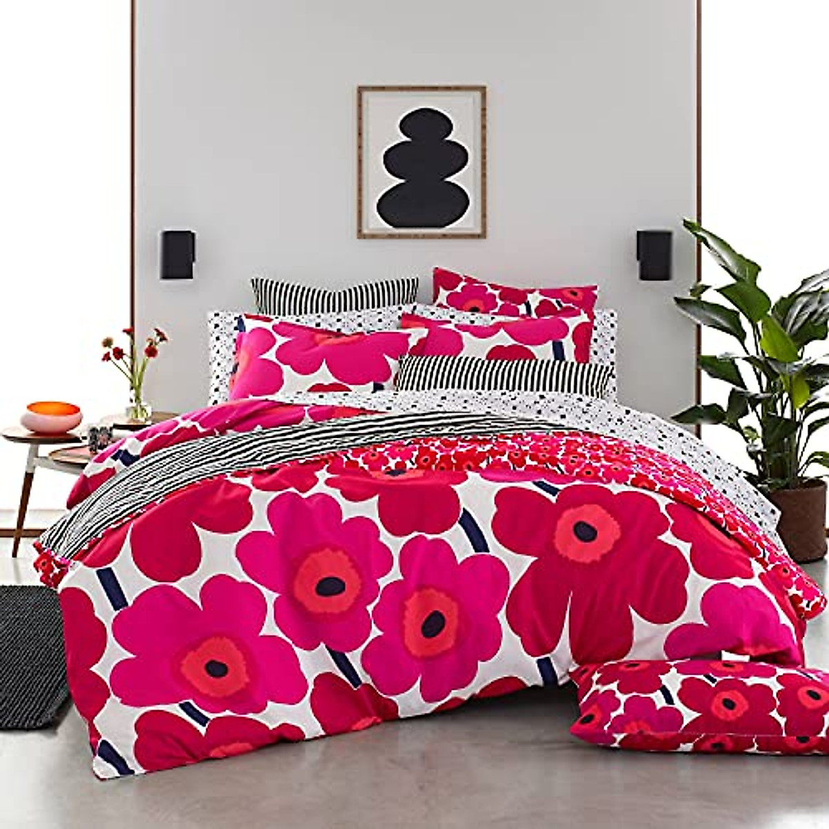 Marimekko - Queen Comforter Set, Cotton Bedding with Matching Shams, Lightweight Home Decor for All Seasons (Unikko Red, Queen)