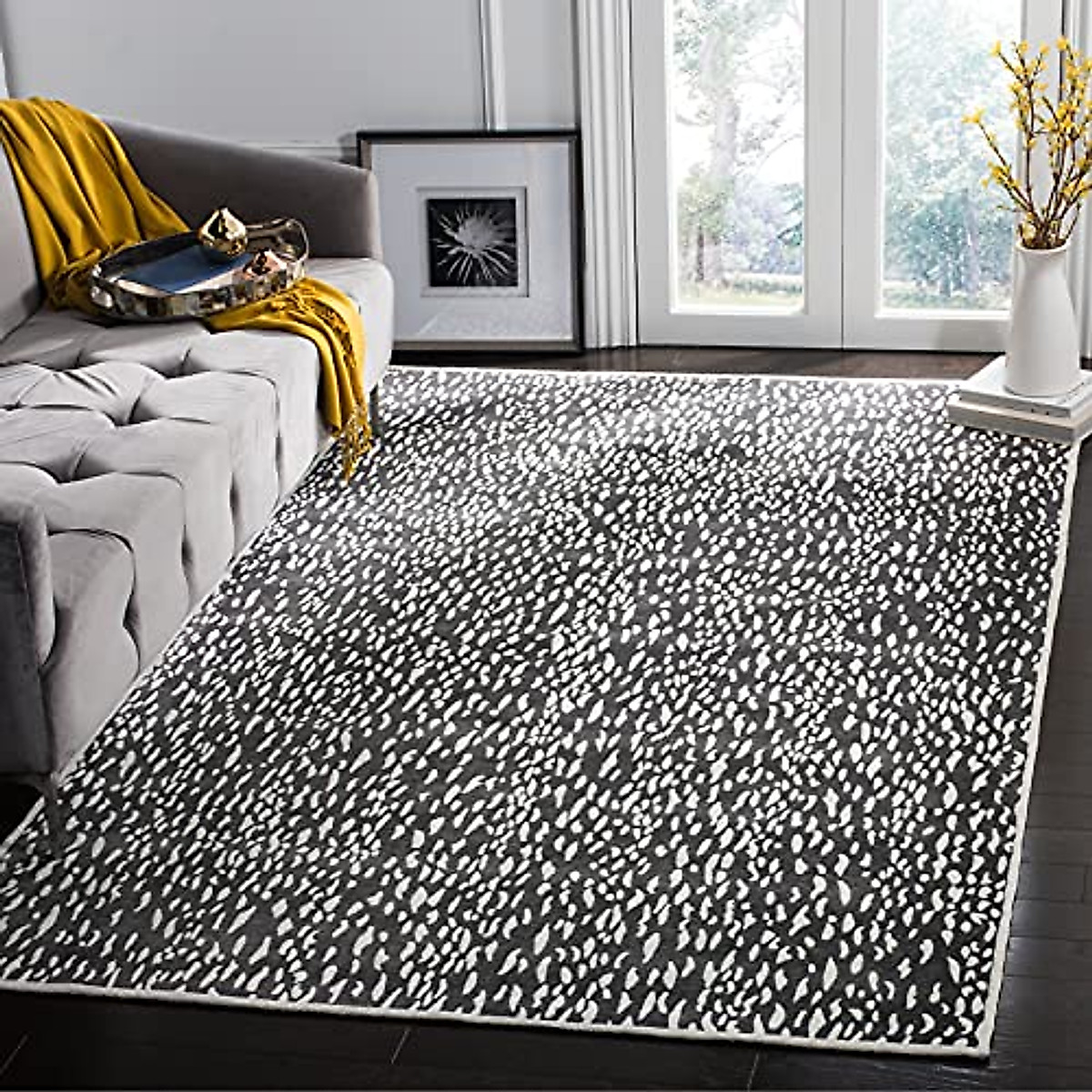 SAFAVIEH Marbella Collection Area Rug - 5' x 8', Dark Grey & Ivory, Handmade Chenille, Ideal for High Traffic Areas in Living Room, Bedroom (MRB657A)