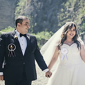 2 Pieces Tinplate Badge Bride to Be and Groom to Be Pins Wedding Buttons for Valentine's Day Prom Party Props Bachelorette Party Engagement Celebration Wedding Decorations