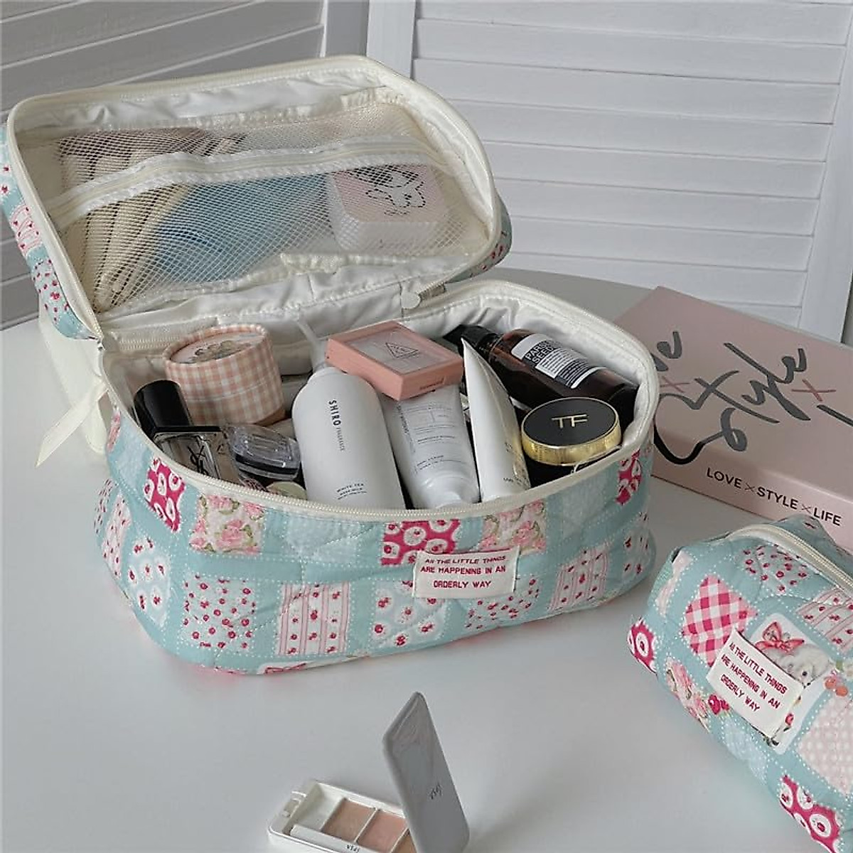 Cotton Makeup Bag Large Travel Coquette Aesthetic Makeup Bag Portable Cosmetic Bag Lightweight Cute Toiletry Bag Kawaii Cosmetic Pouch for Ladies Girls (Sheep)