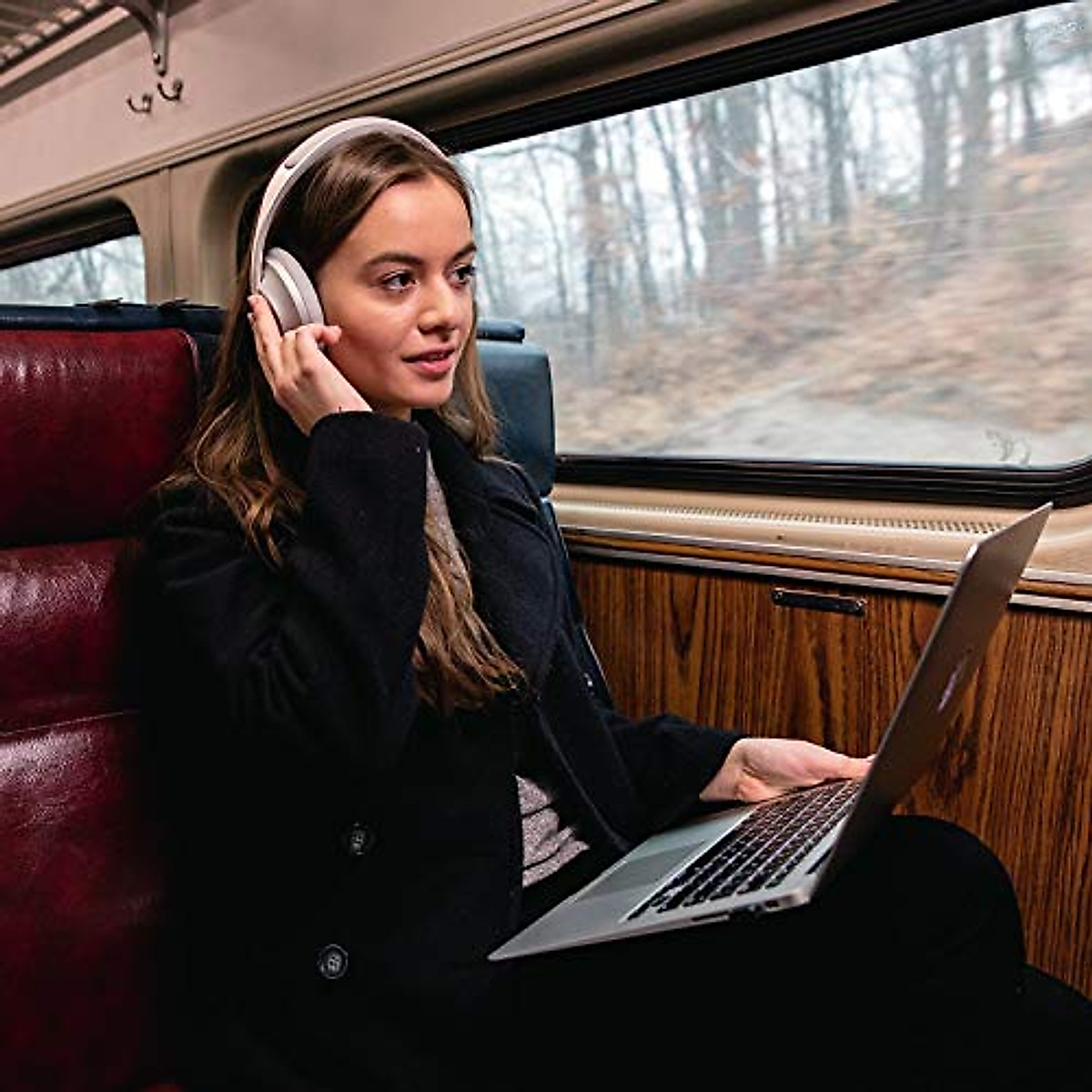 Bose Noise Cancelling Headphones 700 UC, with Alexa Voice Control, Silver (Renewed)