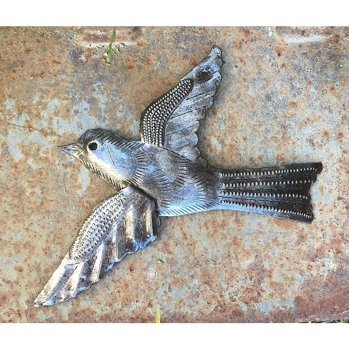 It's Cactus Small Metal Accent Bird, Decorative Wall Hanging Figurine, Bird Lovers Collectible Statues, Fall Decor, Garden Nature Theme 5 In. x 4.5 In.