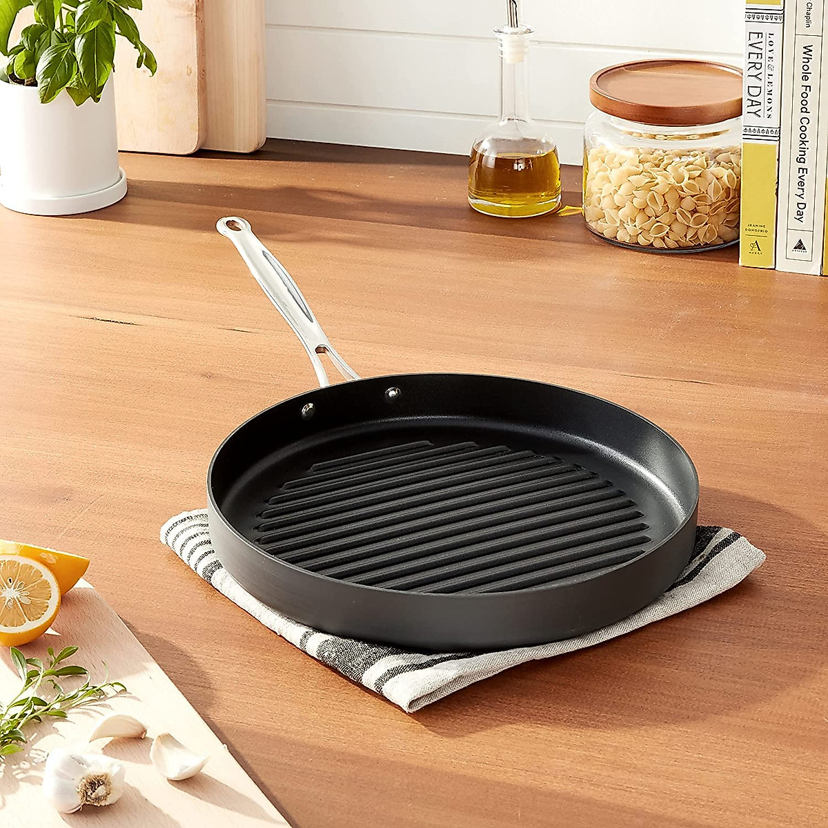 Cuisinart 630-30 Chef's Classic Nonstick Hard-Anodized 12-Inch Round Grill Pan,Black