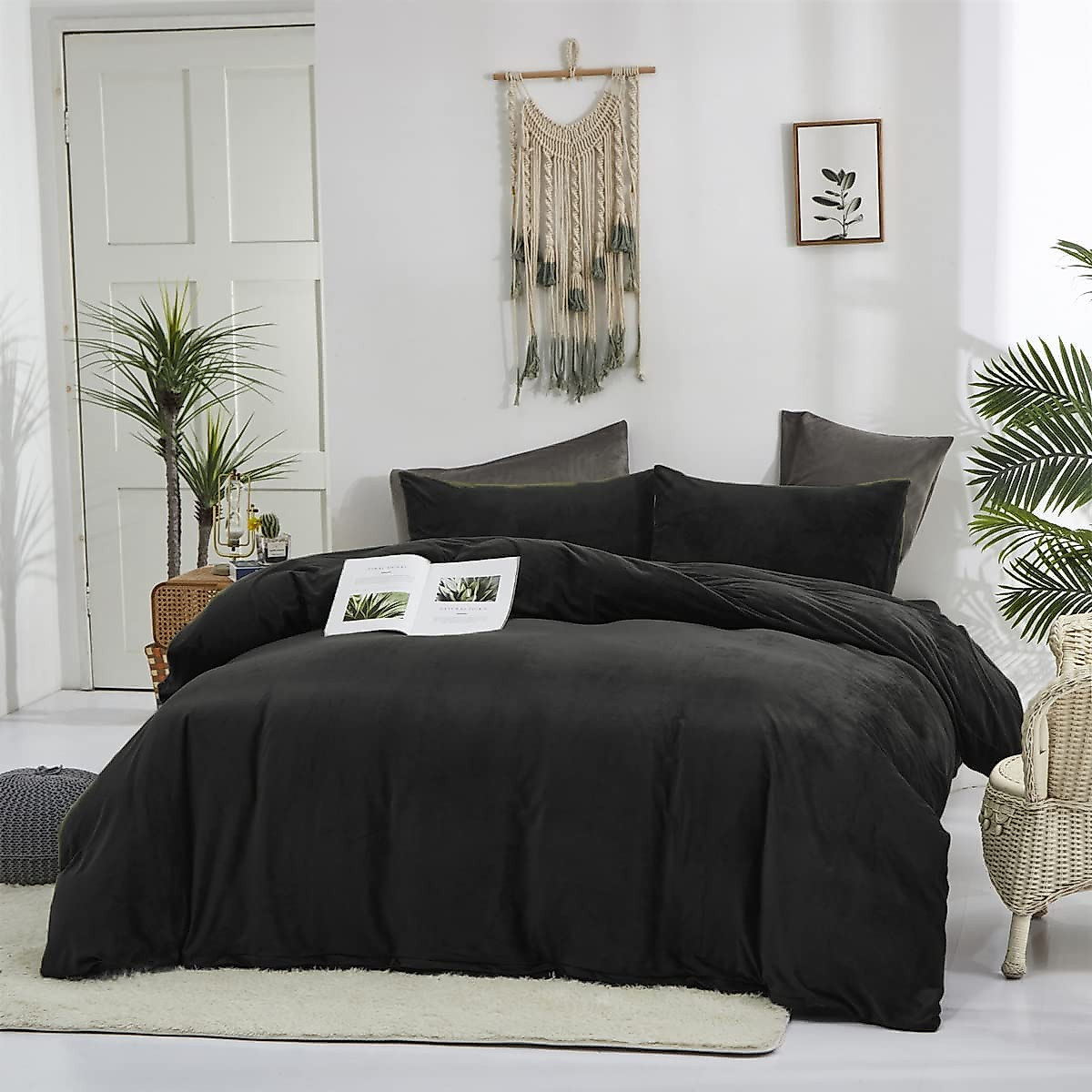Houseri Velvet Black Comforter Set Queen Solid Black Fluffy Comforters Queen Size Teens Black Fuzzy Bedding Boys Girls All Black Sherpa Comforter Queen Black Soft Warm Comforter Bedding Sets Queen