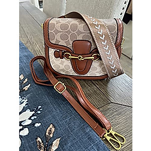 Small Crossbody Bags for Women - Leather Purse Handbag - Fashion Design - Golden Buckle (Light Brown)