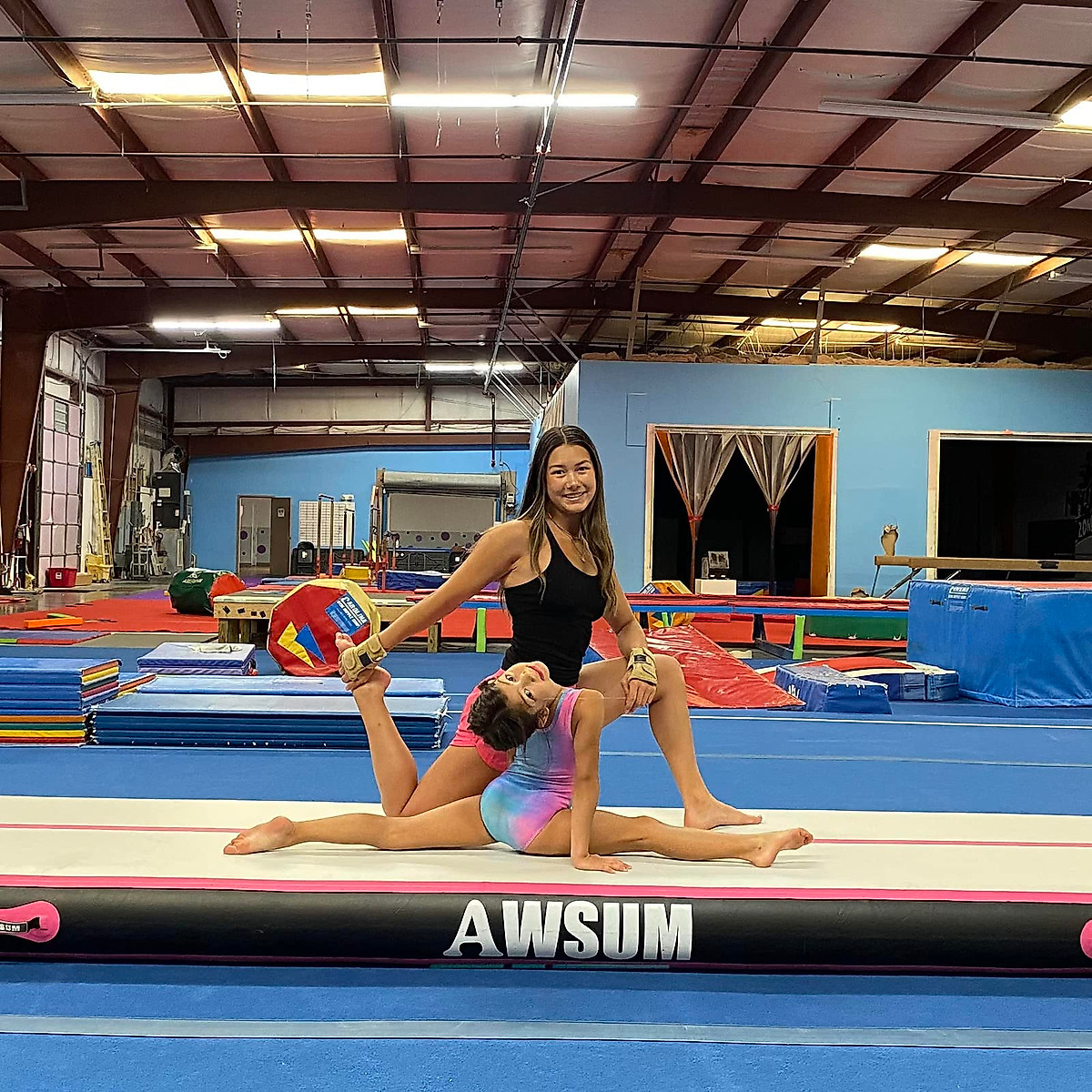 AWSUM Air Gymnastics Mat 10ft/13ft/16ft/20ft/23ft Inflatable Tumble Track mats 4/8 inches Thick tumbling mat with Electric Pump for Home/Gym