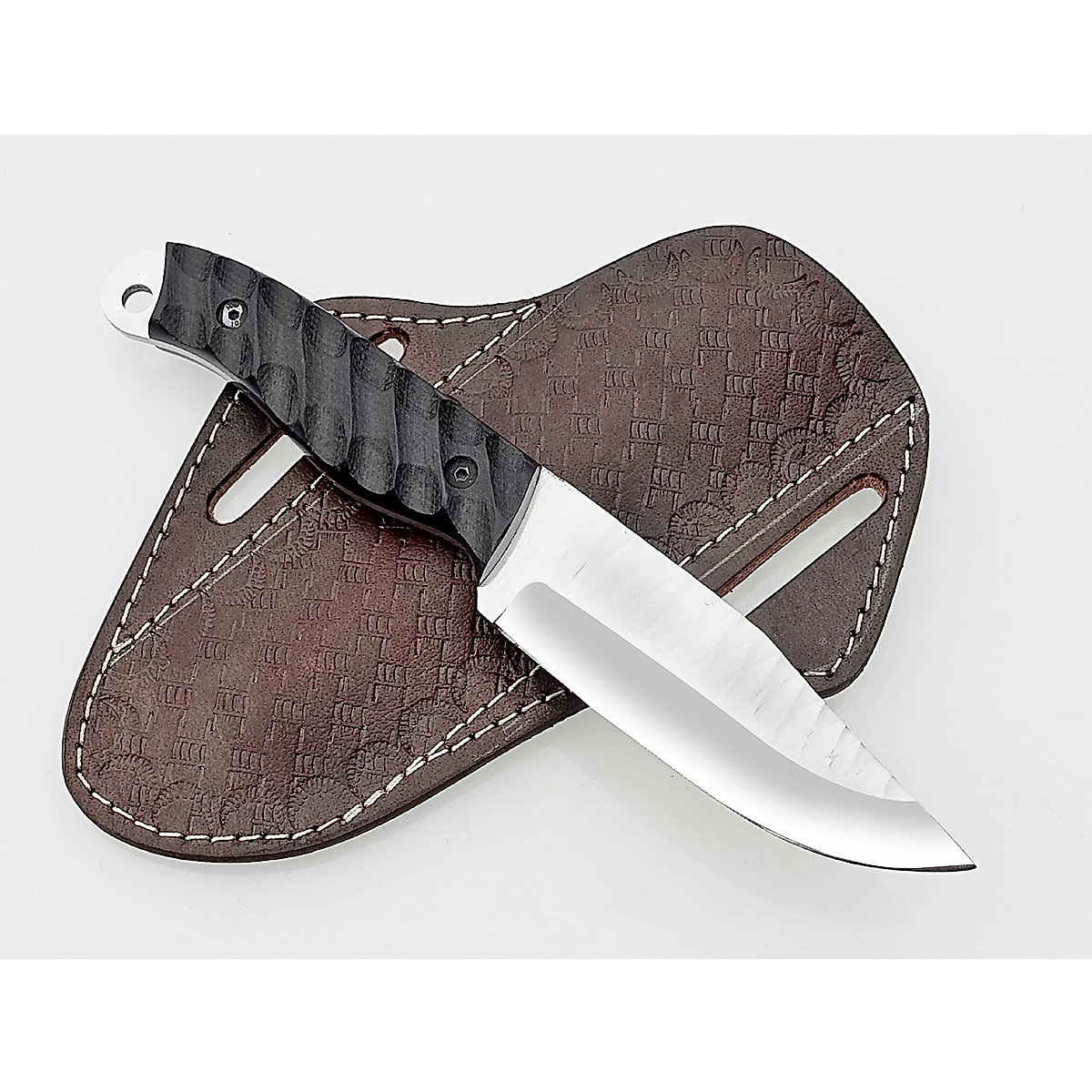 Nice Hand made High carbon steel skiner knife, Hunting knife for skinning, Survvial for camping and hiking with Beautiful leather sheath. (BROWN)