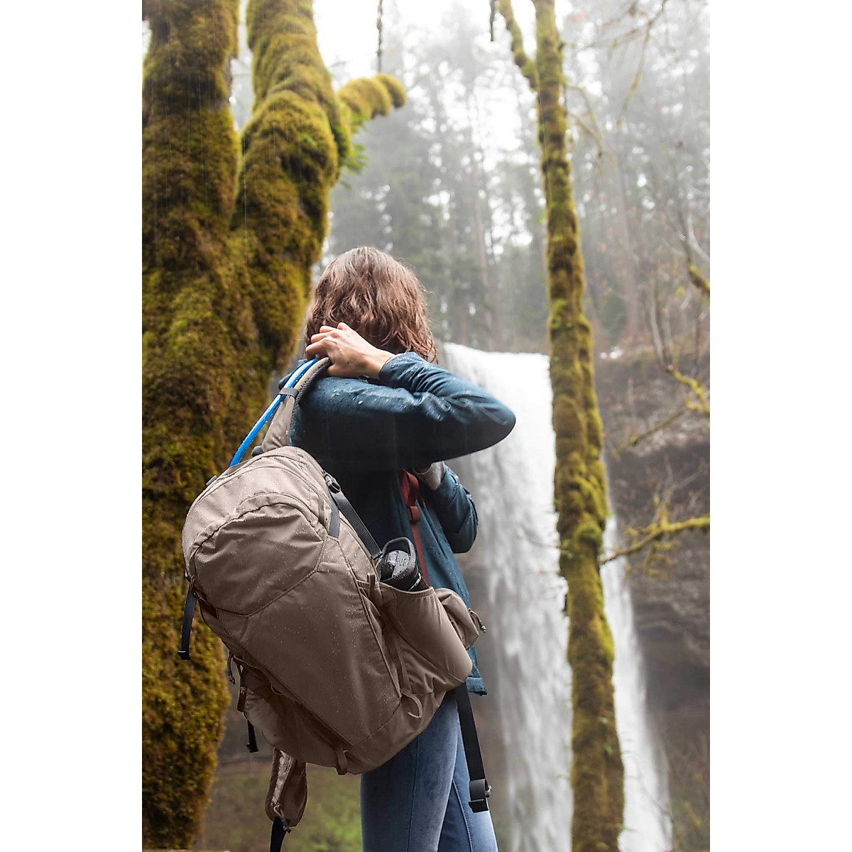 CamelBak Rim Runner 22 Hiking Hydration Pack – 85 oz , Brindle/Graphite