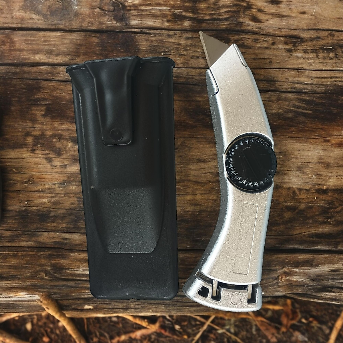 Generic Retractable Utility Knife with Holster, Roofing knives, Silver