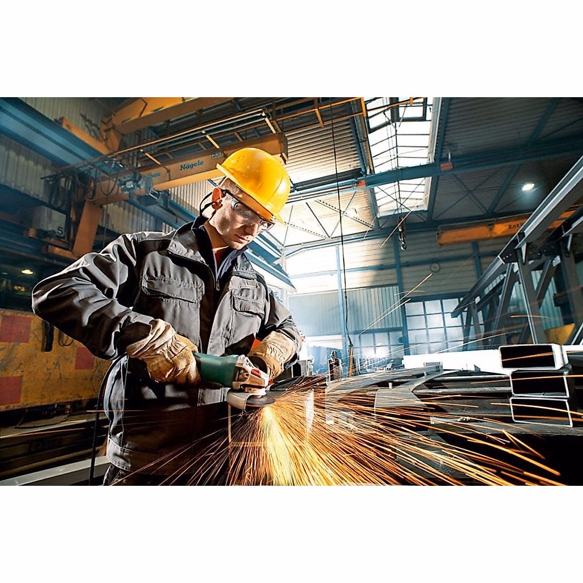 Metabo 6-Inch Angle Grinder, 9,600 RPM, 14.5 Amp, Electronics, Non-locking Paddle Switch, M-Brush, Made in Germany, WEP 19-150 Q M-BRUSH, 613111420, Green