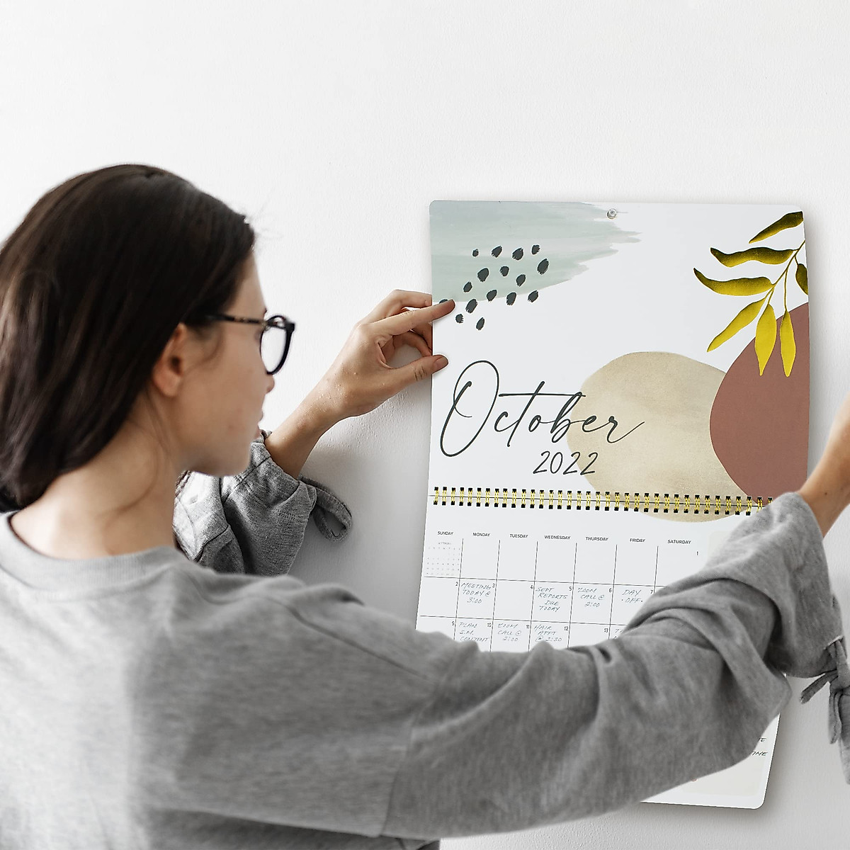 Aesthetic Wall Calendar in Abstract Art Design - Runs Until December 2023 - The Perfect Monthly Calendar for Easy Planning - Incl. 2022