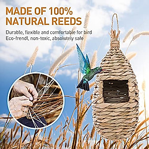 WDEFUN Humming Bird Houses for Outdoor Hanging, Natural Grass Bird Hut,Hand Woven Hummingbird Nest,Wren Finch Bird House for Garden Window Outdoor Home 3 Pack