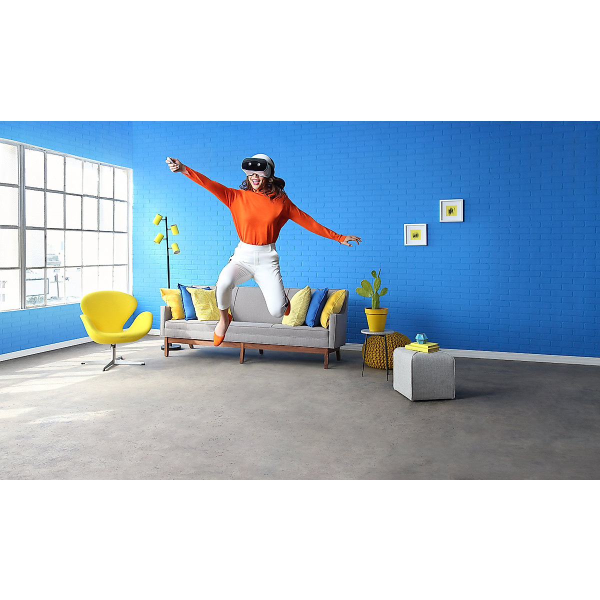 Lenovo Mirage Solo with Daydream, Standalone VR Headset with Worldsense Body Tracking, Ultra-Crisp QHD Display, Smartly Designed Mobile Headset