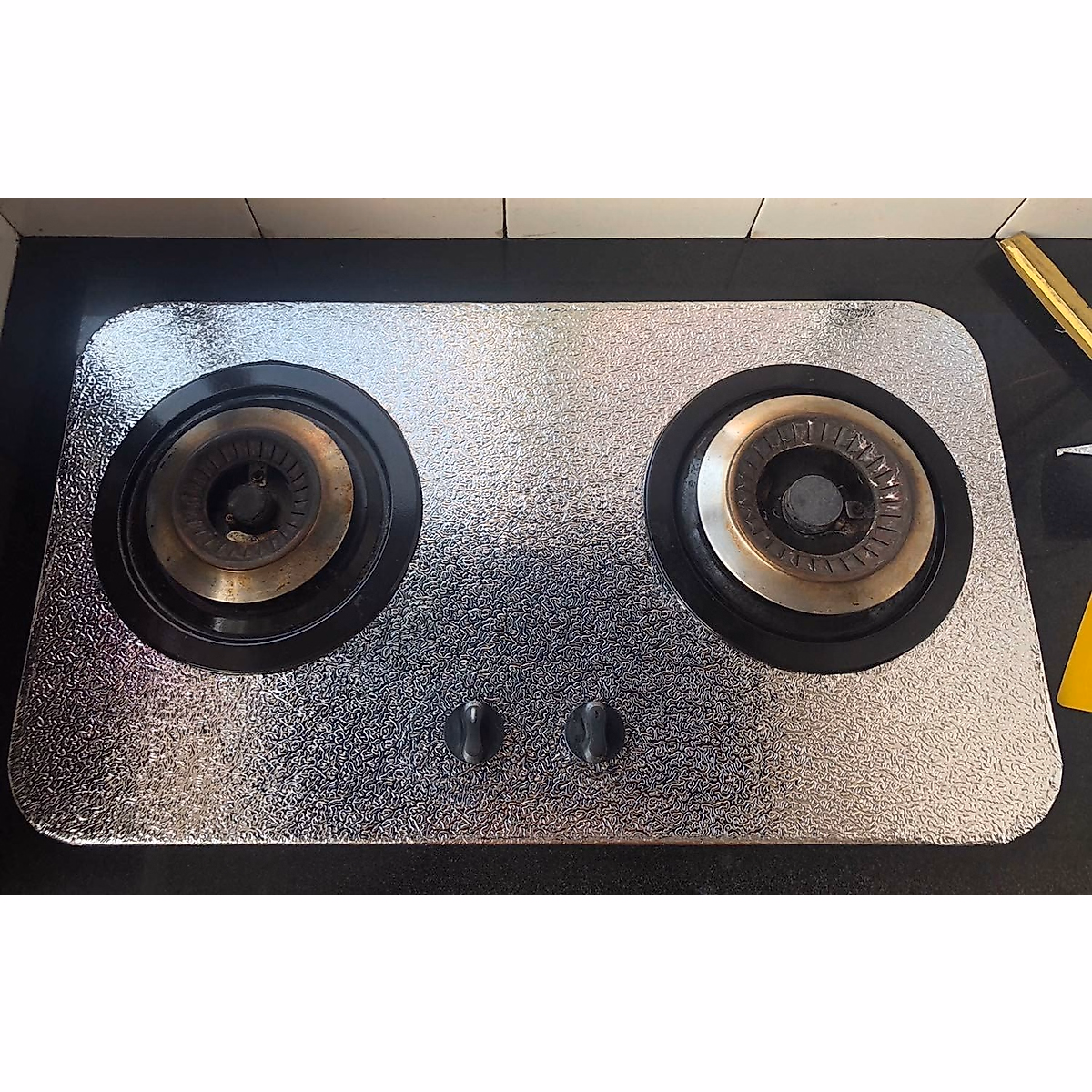 Feisoon Silver Contact Paper Kitchen Backsplash Water/Oil Proof Wallpaper Metallic Peel and Stick Wallpaper 16"X118" Self Adhesive Aluminum Foil Contact Paper for Kitchen Countertop Cabinet Drawer