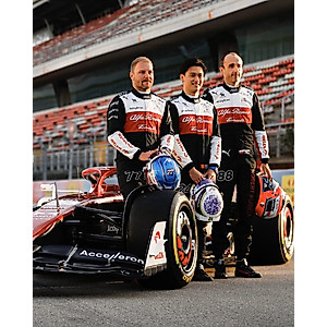 IYASFPFP Bburago 1:43 2022 Alfa Romeo F1 Racing Team C42 #24 Guanyu Zhou #77 Valtteri Bottas Alloy Car Diecast Car Model Toy Collection (2022 C42 NO.24 w/ Acrylic Box)