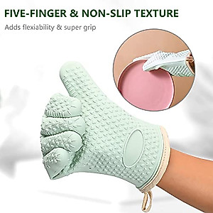 Yawcas Heat Resistant Silicone Oven Mitt,Oven Gloves with Fingers, Super Grip, Food Grade, Waterproof, for Cooking & Baking, Light Green, 2 Pack