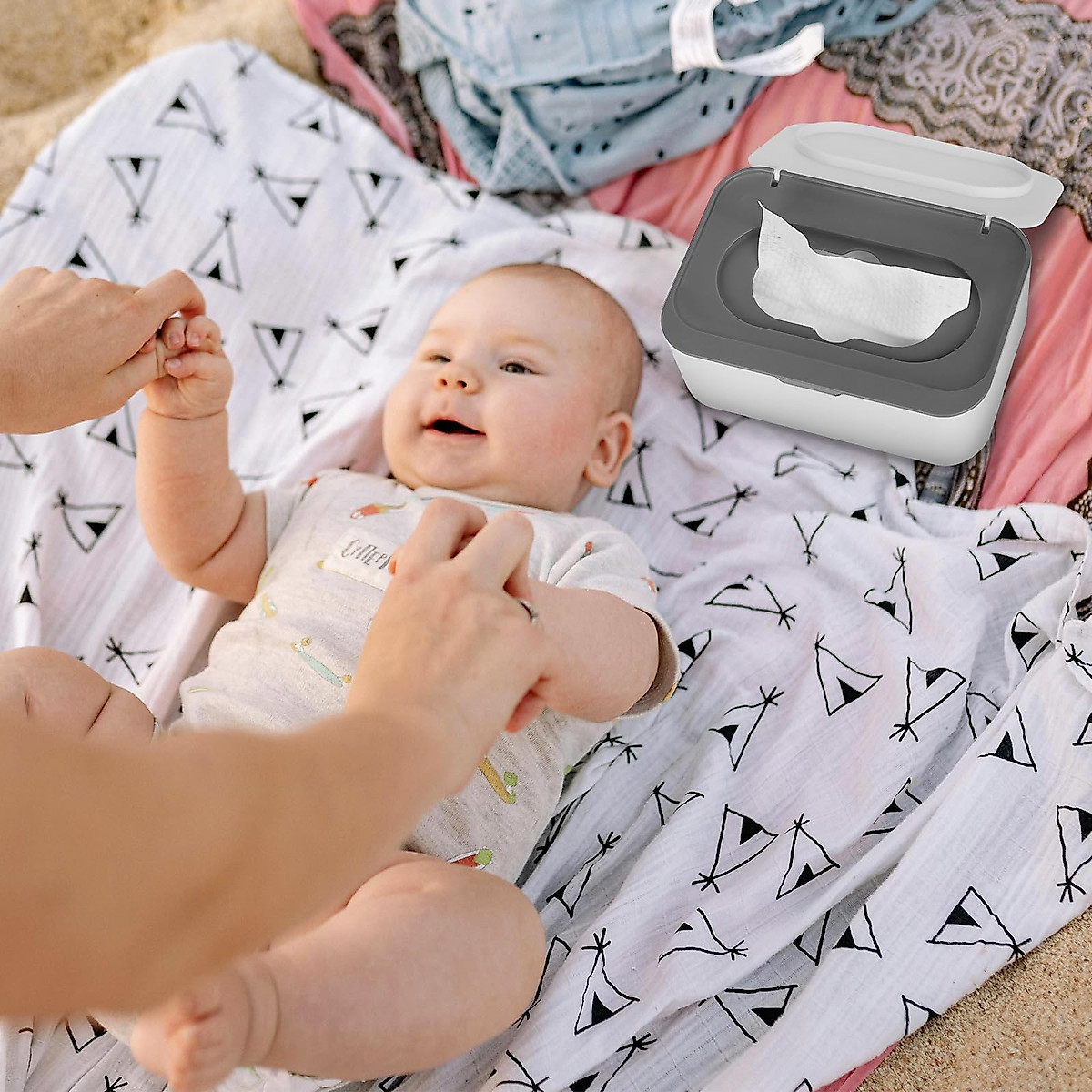 Flenpptly Baby Wipes Dispenser, Wipes Case Baby Wipe Holder Keeps Wipes Fresh, Non-Slip, Easy Open & Close (Gray)