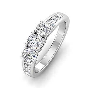 1.50ctw Diamond Three Stone Ring With Side Stones in 14k White Gold (1.50ctw, H-I, I2-I3)