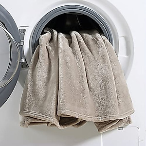 ED Ellen DeGeneres Throw Blanket Soft and Cozy Plush Bedding, Home Decor for All Seasons, 50 x 70, Beige