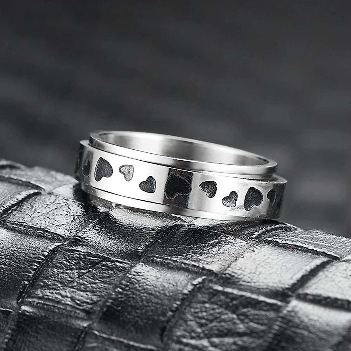 Anti Anxiety Fidget Ring Stainless Steel Spinner Ring for Women Men Love Heart Shape Rotatable Thumb Spinning Worry Rings Stress Relieving Wedding Band Engagement Marriage Promise Rings Silver