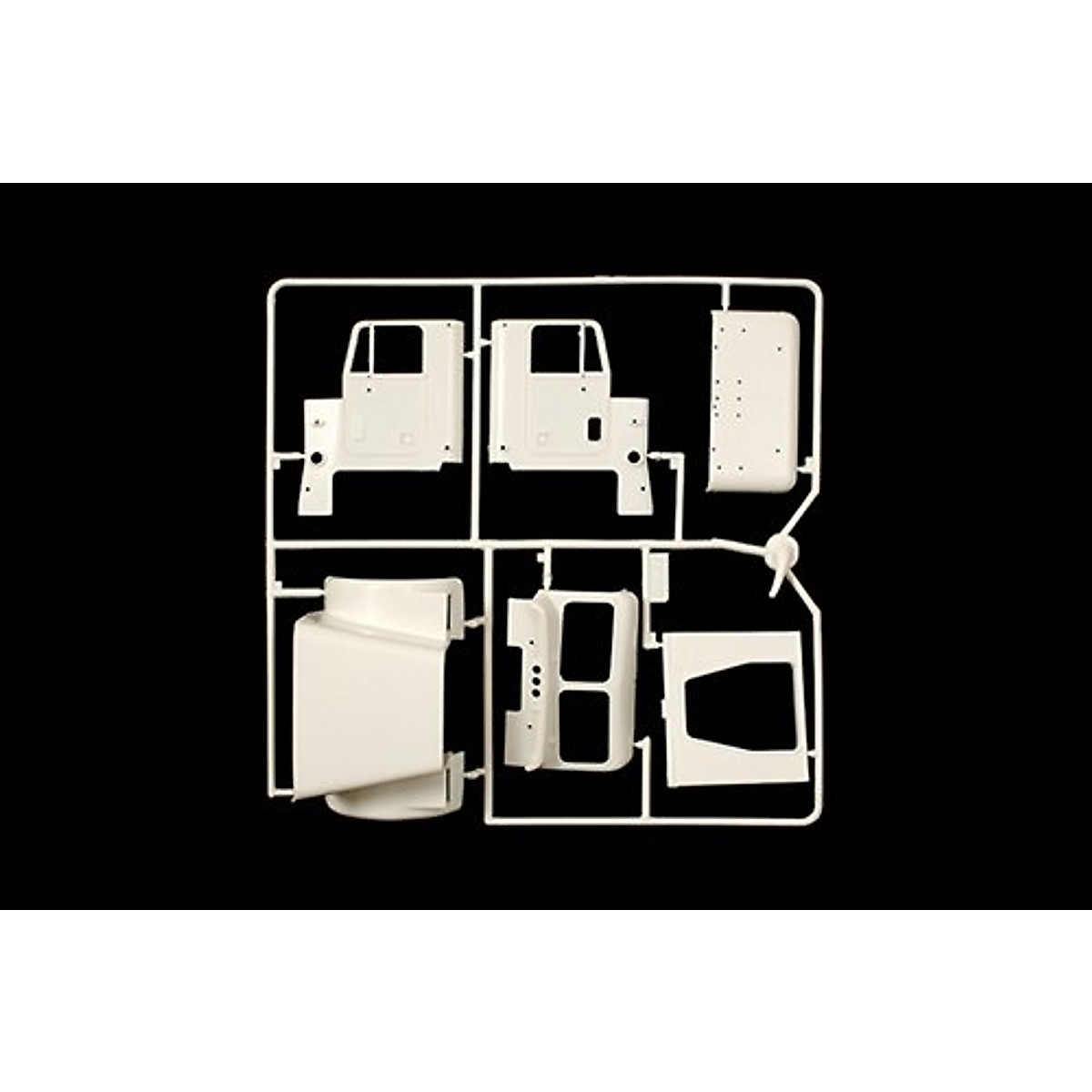 Italeri 1:24 Trucks & Trailers 3859 Freightliner FLC