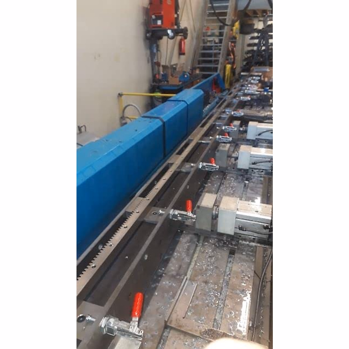 850LB M10 P=1.5 FLG BASE STRAIGHT LINE CLAMP METRIC THREAD