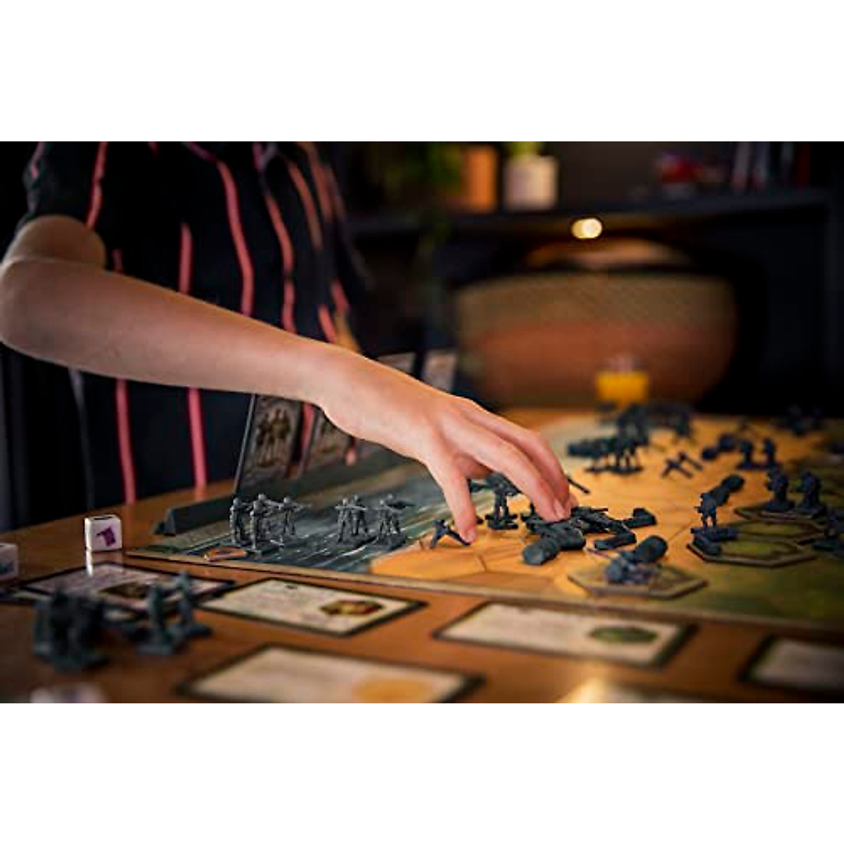 Memoir '44 Board Game - WWII Historical Board Game of Epic Battles! Tabletop Miniatures Strategy Game for Kids & Adults, Ages 8+, 2-8 Players, 30-60 Minute Playtime, Made by Days of Wonder