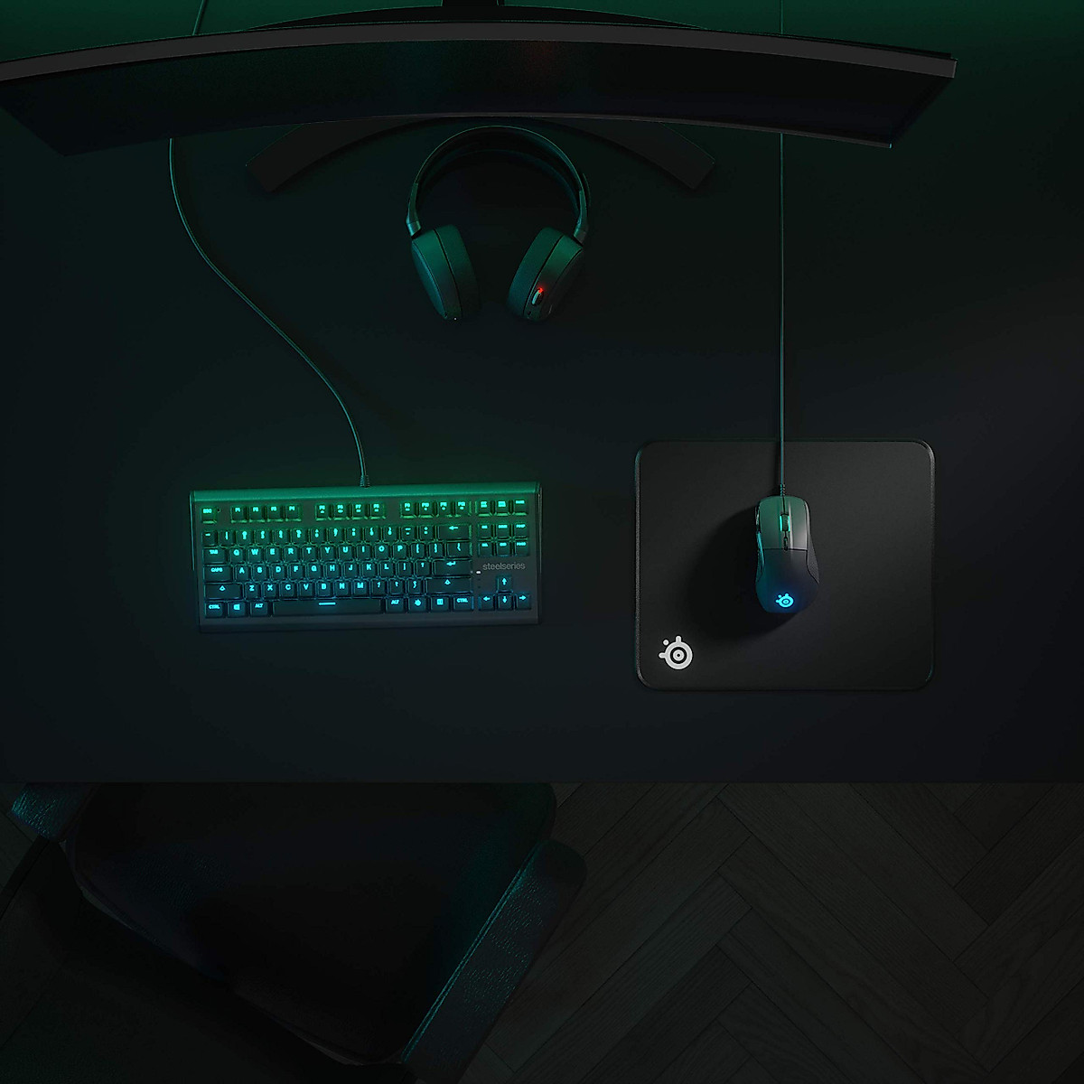 SteelSeries QcK Gaming Mouse Pad - Medium Stitched Edge Cloth - Extra Durable - Optimized For Gaming Sensors - Black
