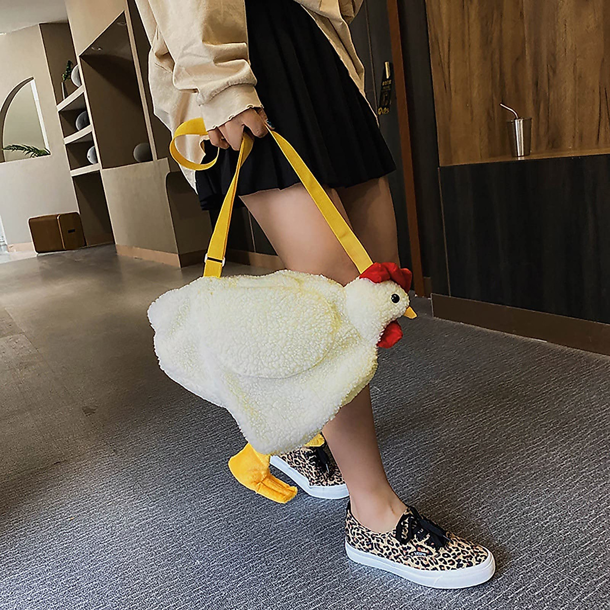 HENAA Cute Plush Crossbody Chicken Bag,Girls Women Funny Shoulder Cell Phone Wallet,Cute Cartoon Plush Purse Handbag Crossbody Shoulder Bag, White