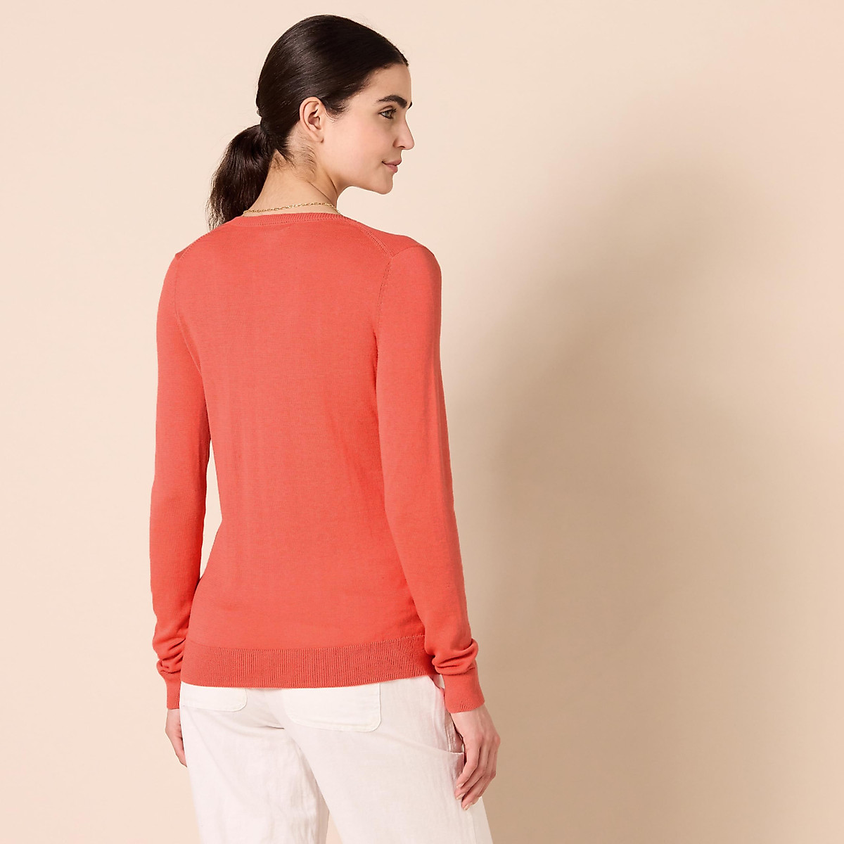 Amazon Essentials Women's Classic-Fit Lightweight Long-Sleeve V-Neck Sweater (Available in Plus Size), Coral Pink, Large