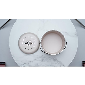 Kitchen Compost Bin, 1.3 Gallon Metal Countertop Compost Bucket with Lid, Indoor Composter, Beige