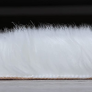 HLZHOU Soft Faux Sheepskin Fur Rug Fluffy Fur Chair Cover Seat Pad Non-Slip Area Rug for Bedroom Living Room Floor Kids Room (White, 2 x 3 Feet)