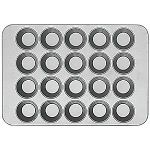 Chicago Metallic Glazed Aluminized Steel 15 Cup Pecan Roll Pan