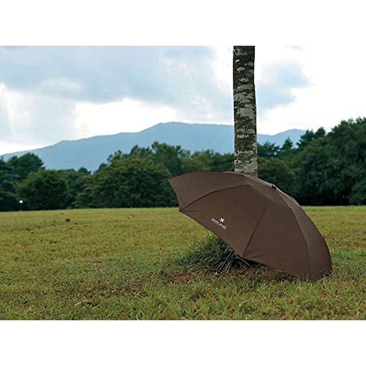 Snow Peak Ultralight Umbrella - Small, Heavy-Duty Umbrella for Travel - Strong, Wind-Resistant Umbrella for Camping, Hiking, or Traveling - Durable Design Withstands Heavy Rain - Gray