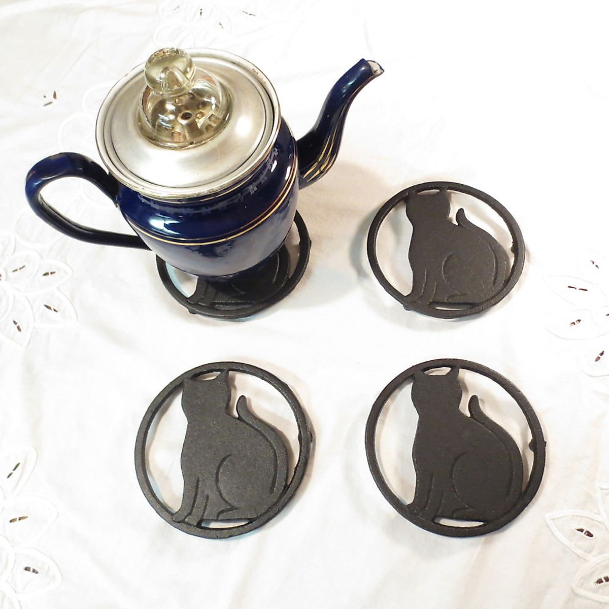 Black Cat Metal Trivet with Feet for Kitchen or Dining Table - Cast Iron - 5.6-Inches Across - More Than One Makes a Set for Countertop - Popular Cat Lover Gifts and Halloween Decorations